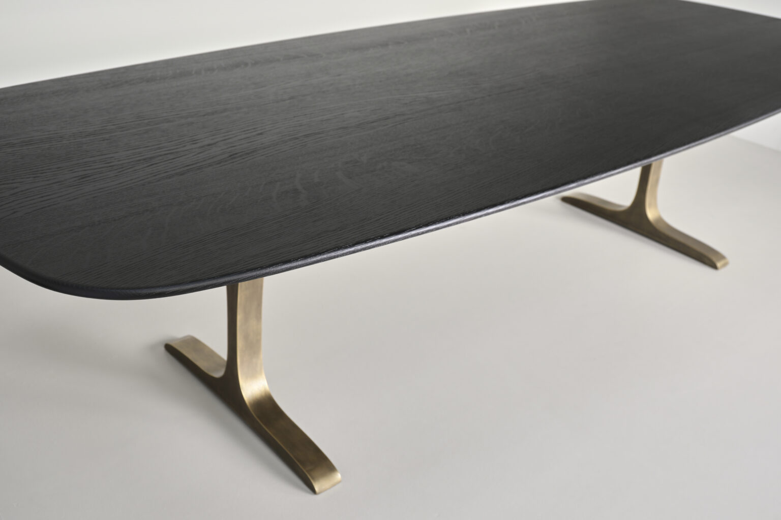 A Complete Dining Table Size Guide for Every Space