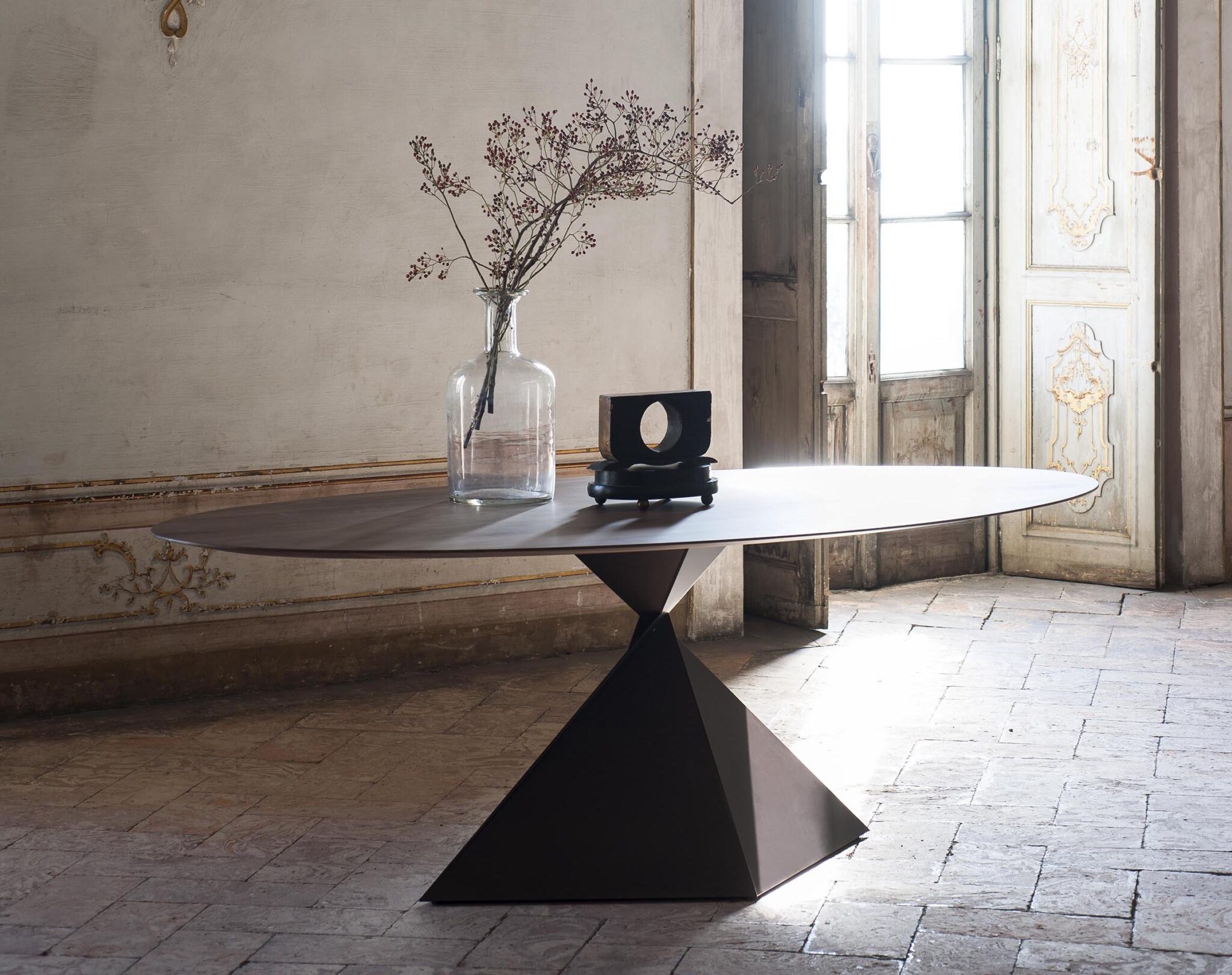 A Complete Dining Table Size Guide for Every SpaceTom Faulkner